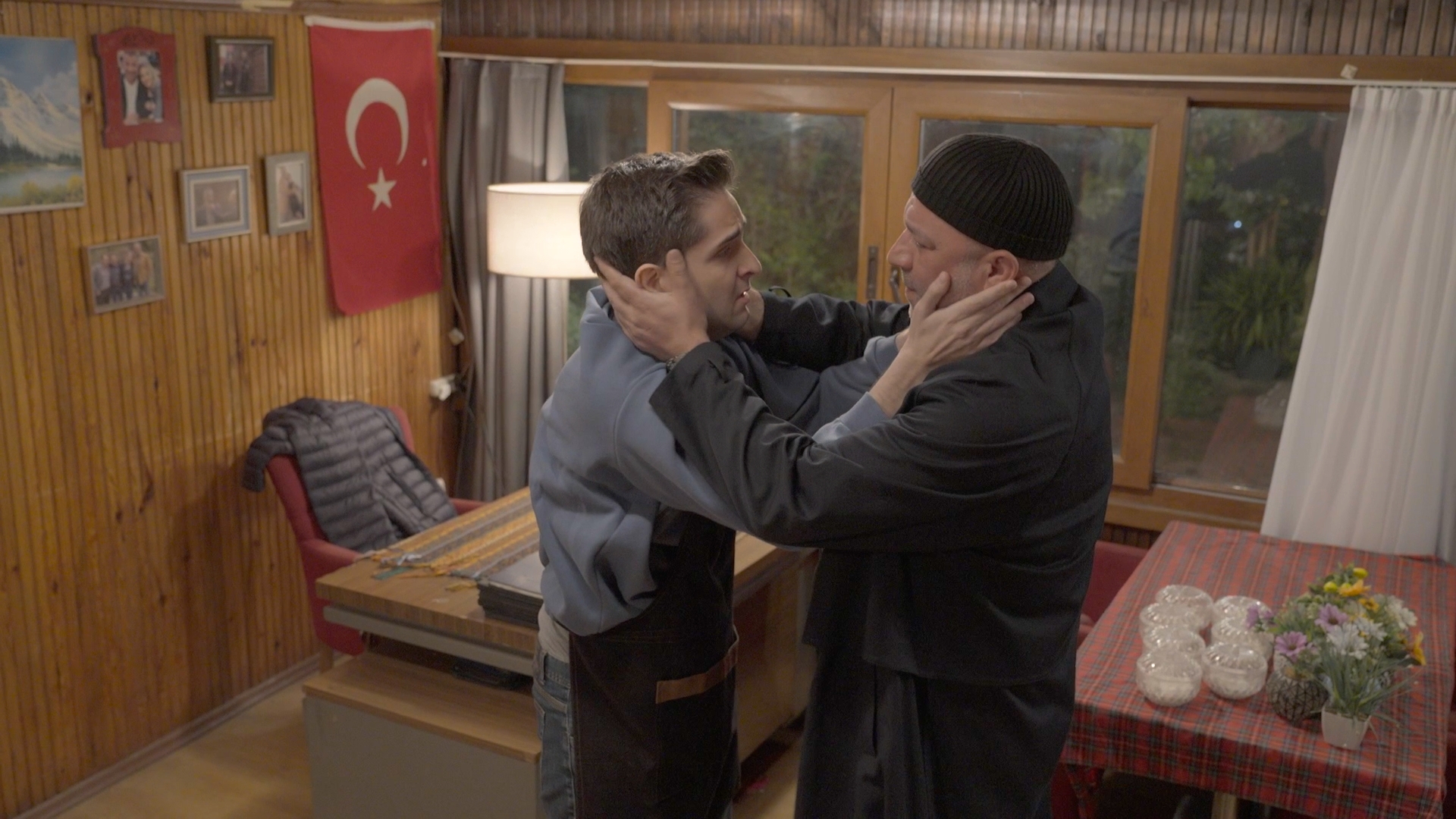 Arka Sokaklar'da Büyük Buluşma: Mesut Komiser Dönüyor - Episode