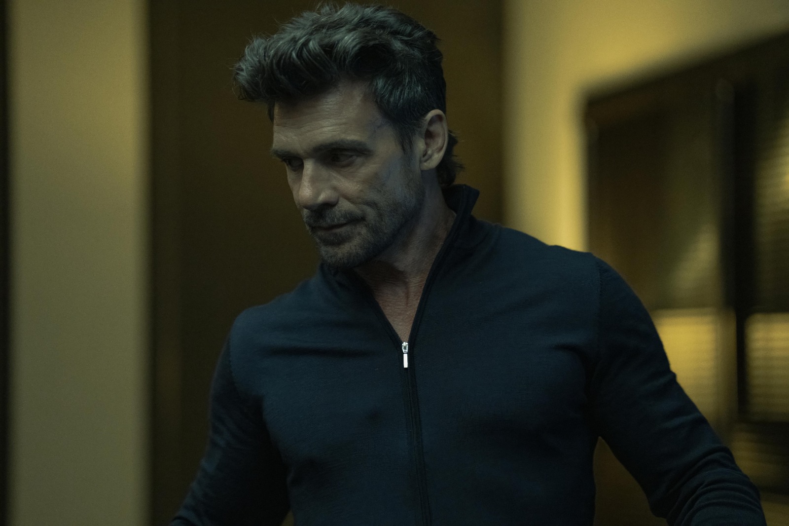Jennifer Holland ve Frank Grillo ile 'Peacemaker' Üzerine - Özel ...